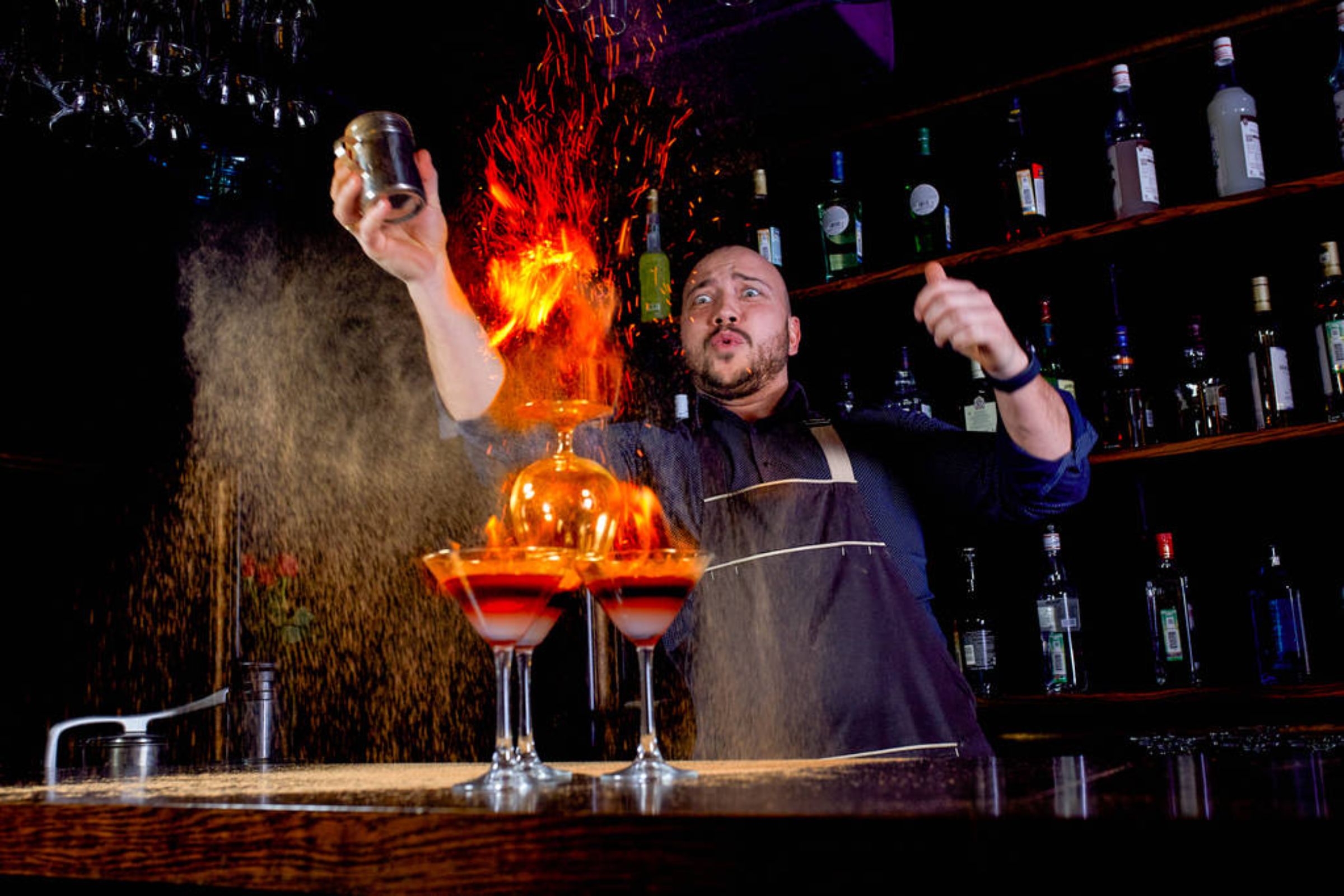 Бармен Шоу в Україні. Замовити Шоу Барменів на виїзд та ціна